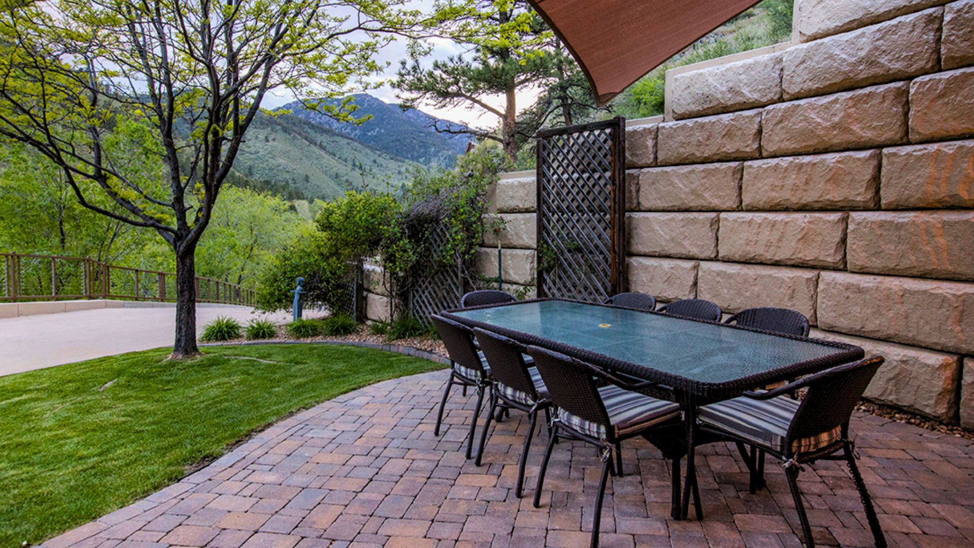 Redi-Rock Walls vs. Traditional Retaining Walls – Learn More